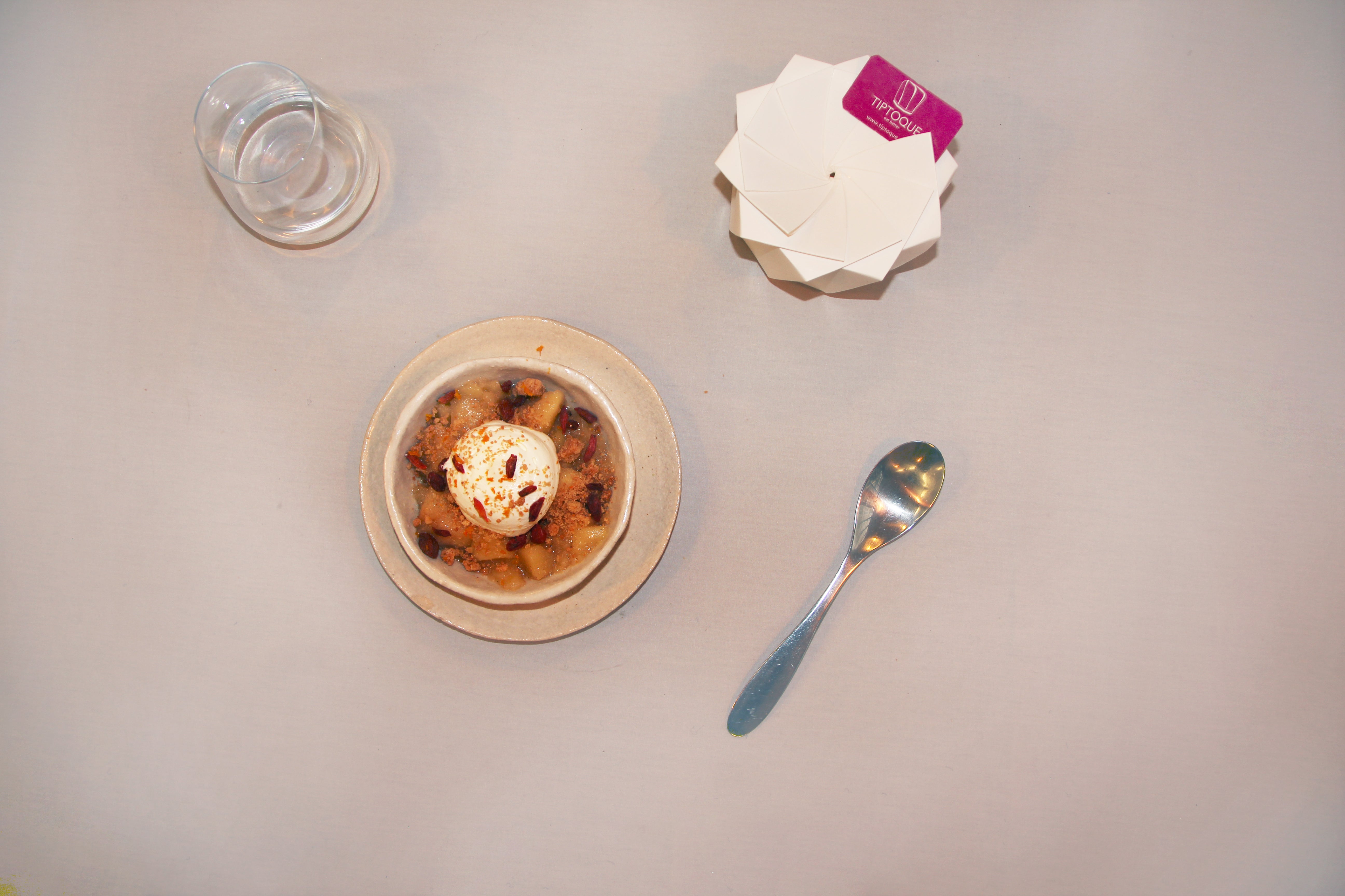 Le crumble aux pommes – Tiptoque